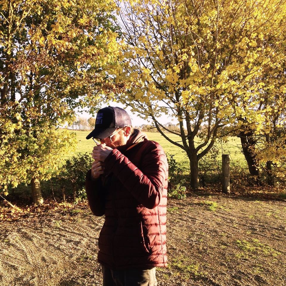 Mike Gale Drops Sunshine for the Mountain God - Austin Town Hall